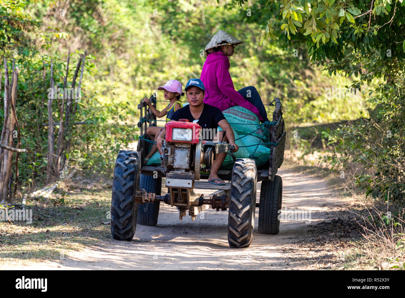 Cambodia rural people family hi-res stock photography and images - Alamy