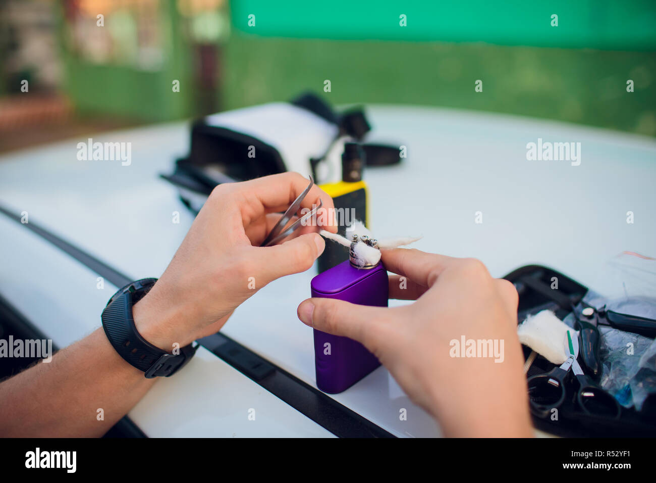 Rebuildable dripping atomizer or RDA for vaping or e-cigarette with ...