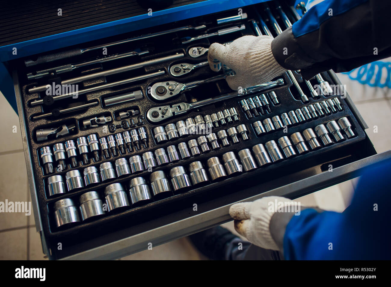 Carrepairshop hi-res stock photography and images - Alamy