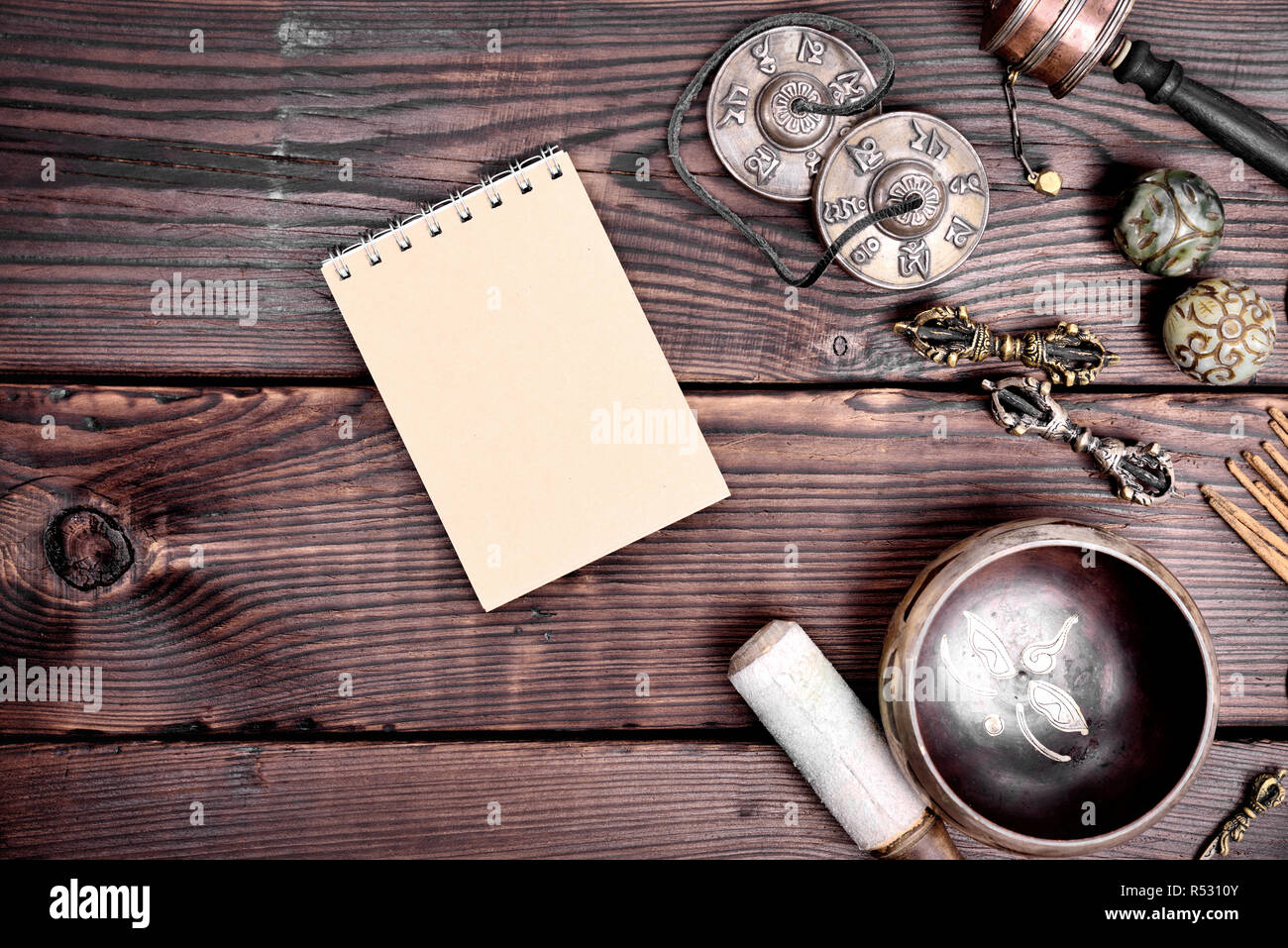 Chinese sacred objects hi-res stock photography and images - Alamy