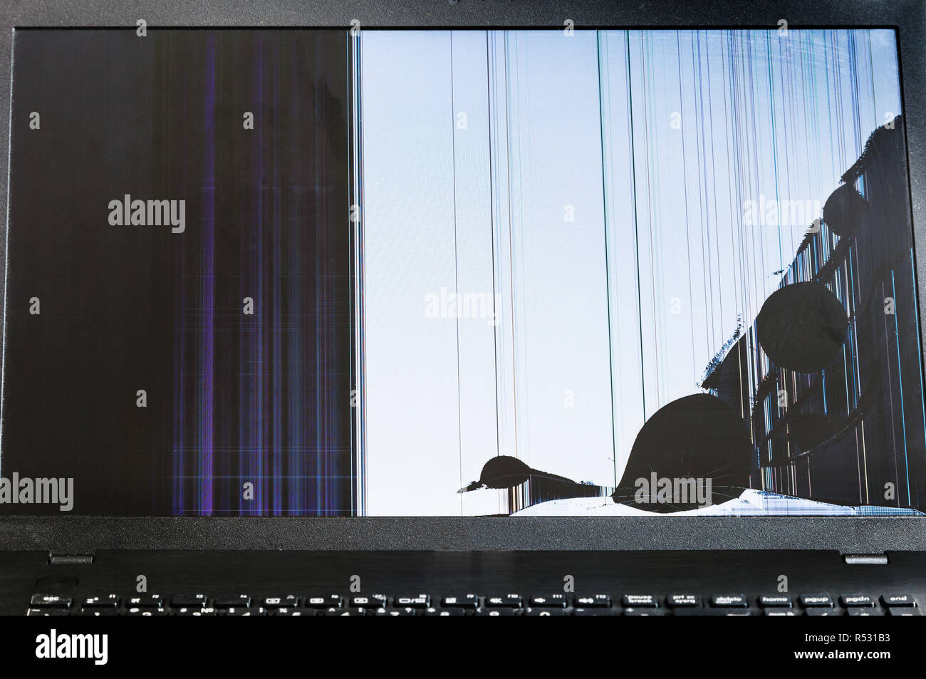 cracked LCD screen of laptop Stock Photo - Alamy