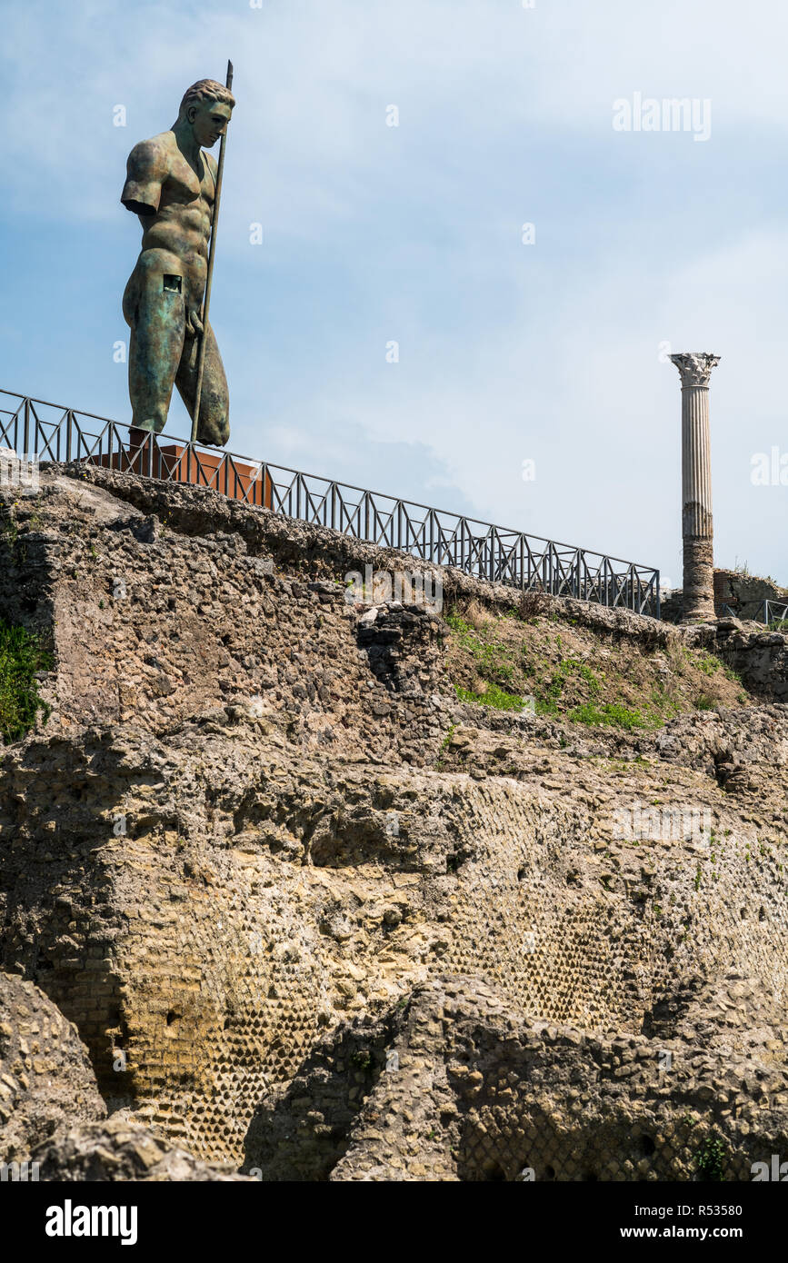 Pompey statue hi-res stock photography and images - Alamy
