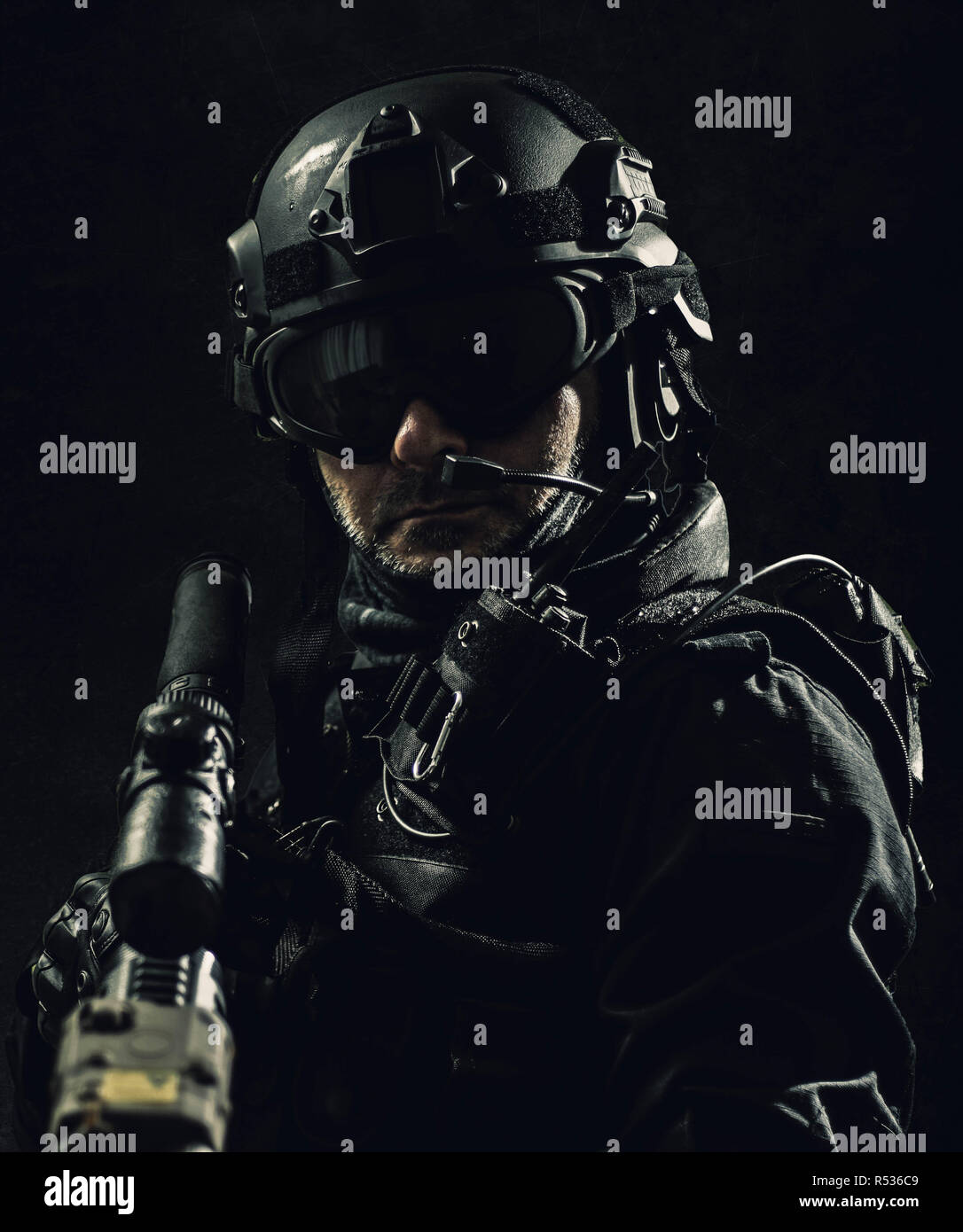 special forces soldier police, swat team member Stock Photo - Alamy