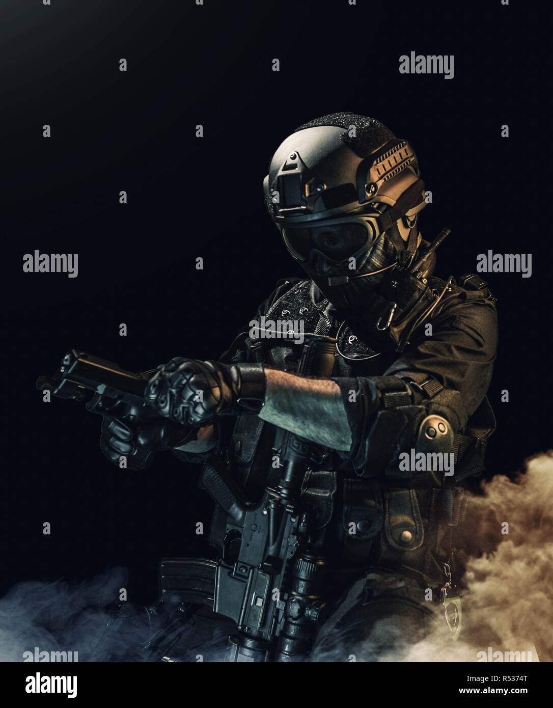 special forces soldier police, swat team member Stock Photo - Alamy