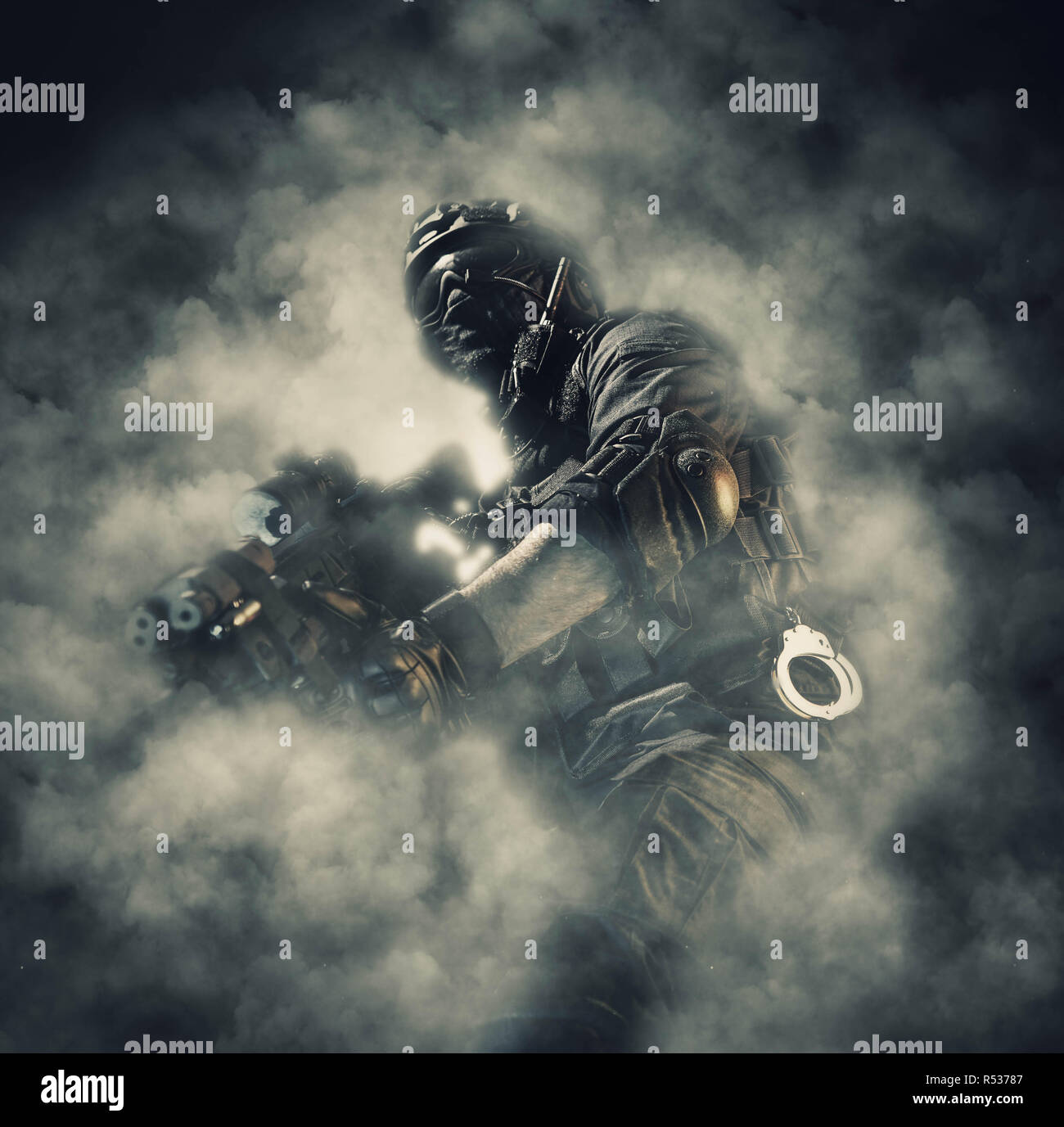 special forces soldier police, swat team member Stock Photo - Alamy