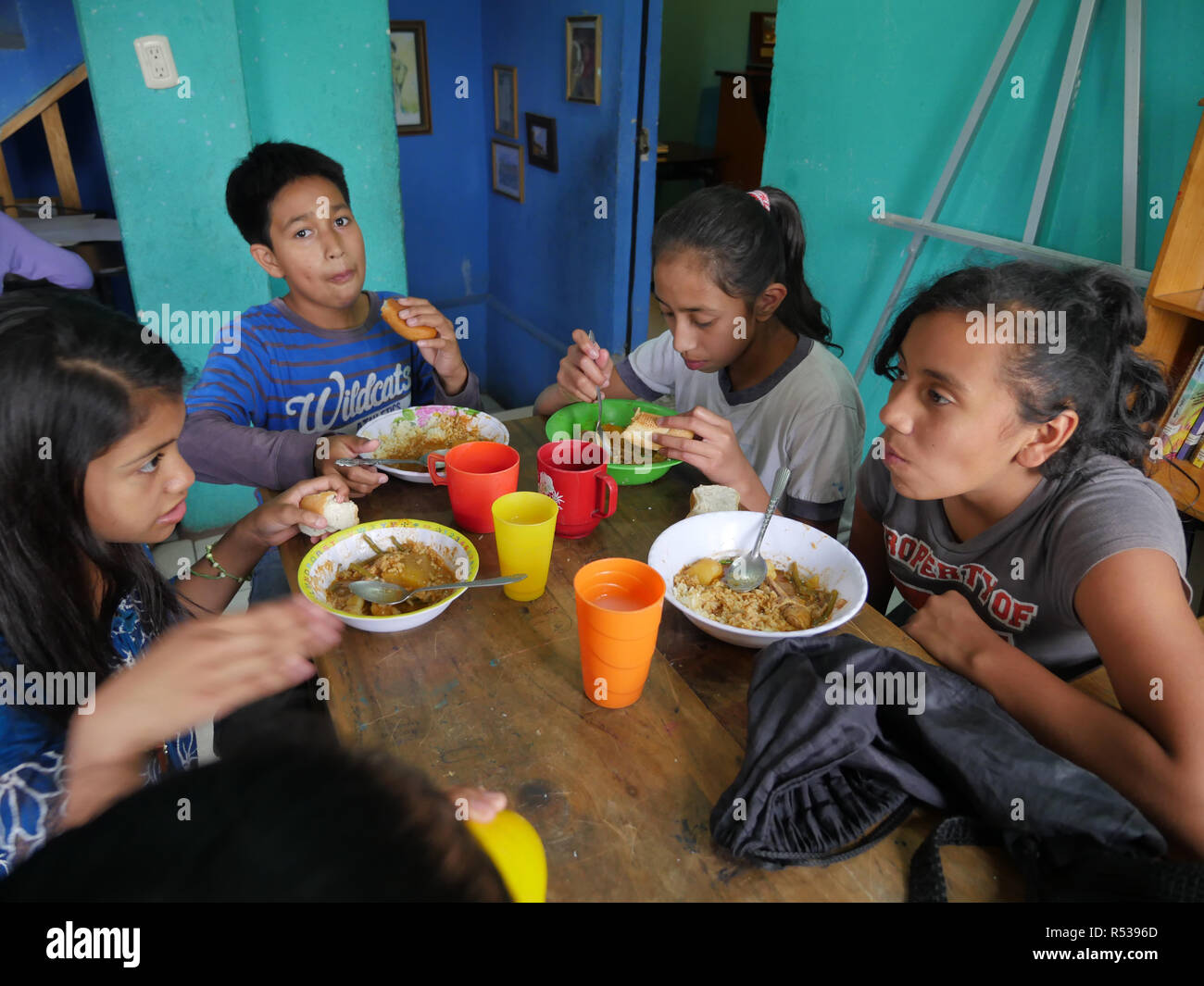 Feeding the poor guatemala hi-res stock photography and images - Alamy