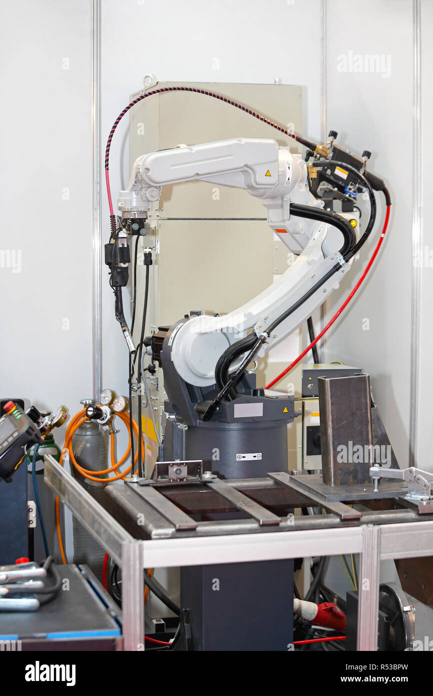 Robotic Welding Arm Stock Photo - Alamy