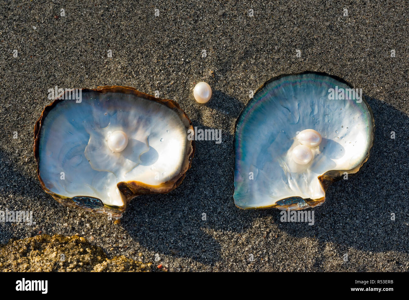 The isle of pearls hi-res stock photography and images - Alamy