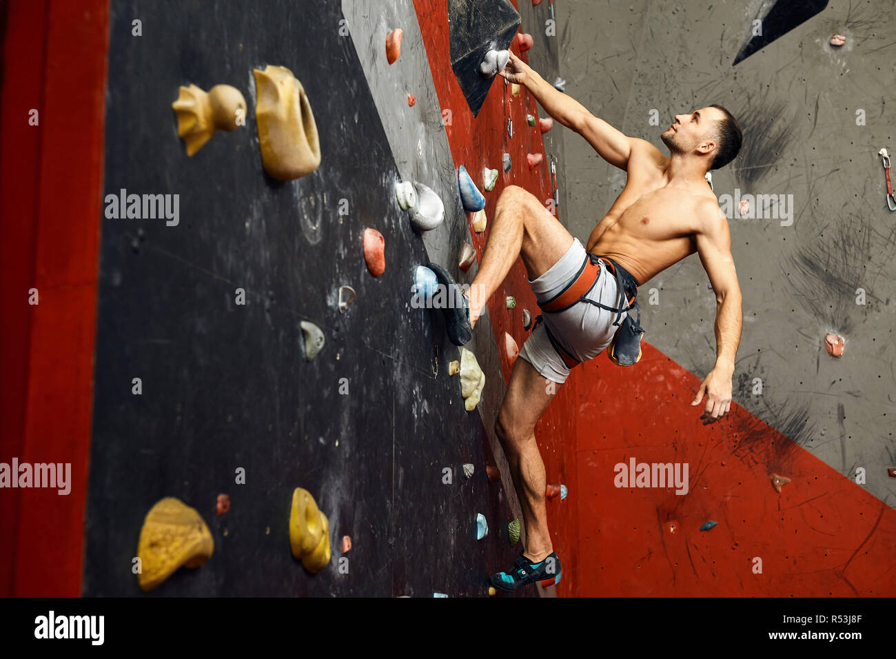 Female male indoor climbing wall hi-res stock photography and images ...