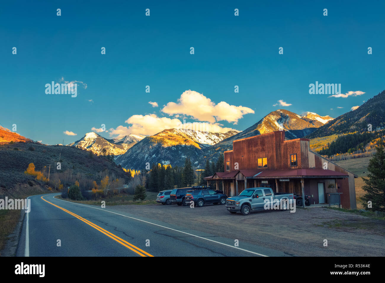 Home in Colorado landscape with Ragged Mountain Stock Photo - Alamy