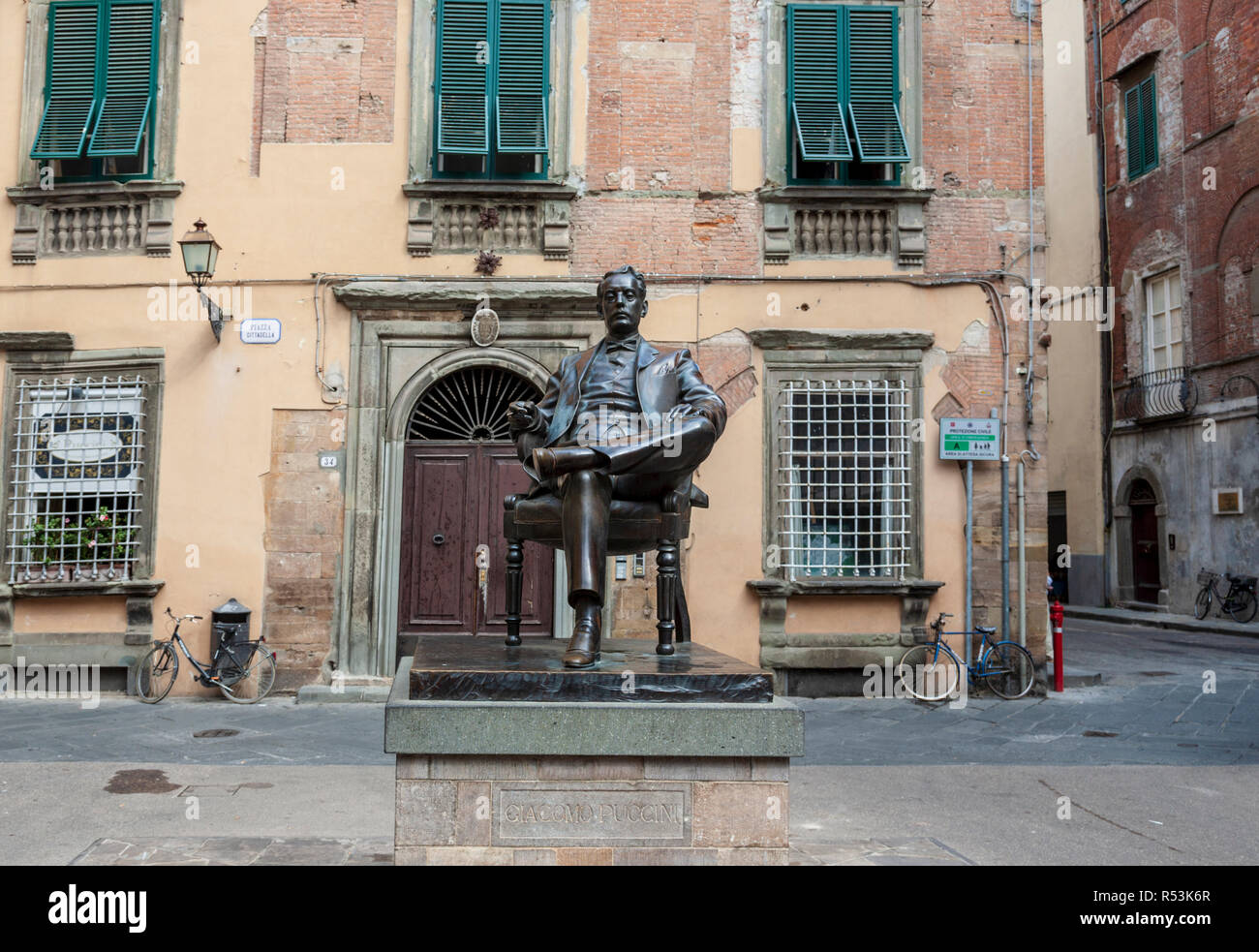 Puccini lucca italy hi-res stock photography and images - Alamy