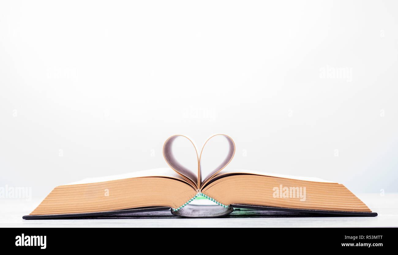 Heart reading hi-res stock photography and images - Alamy