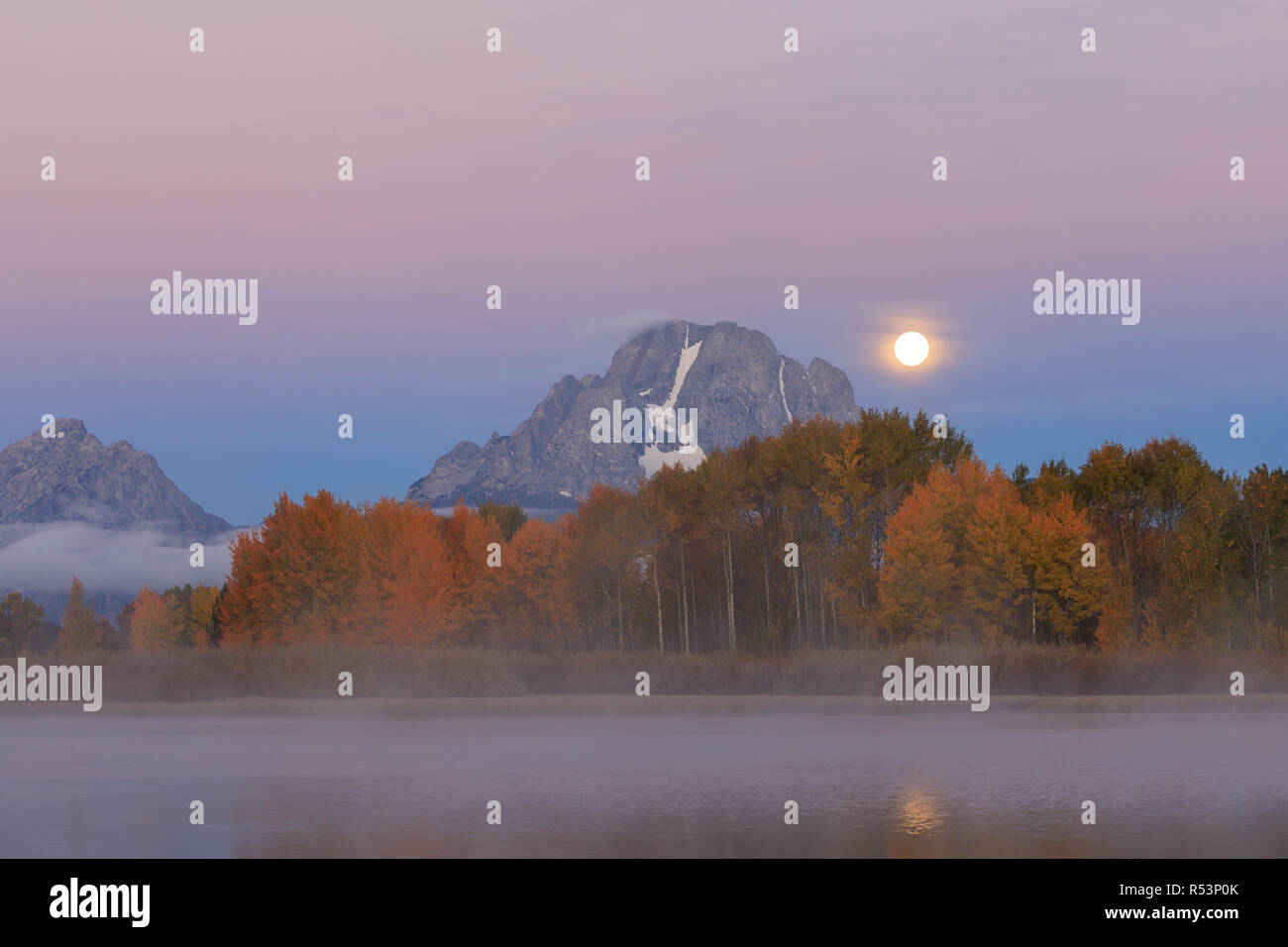 Full moon in grand tetons hi-res stock photography and images - Alamy