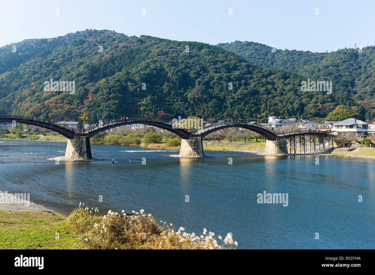 Japanese style wooden arch bridge hi-res stock photography and images ...