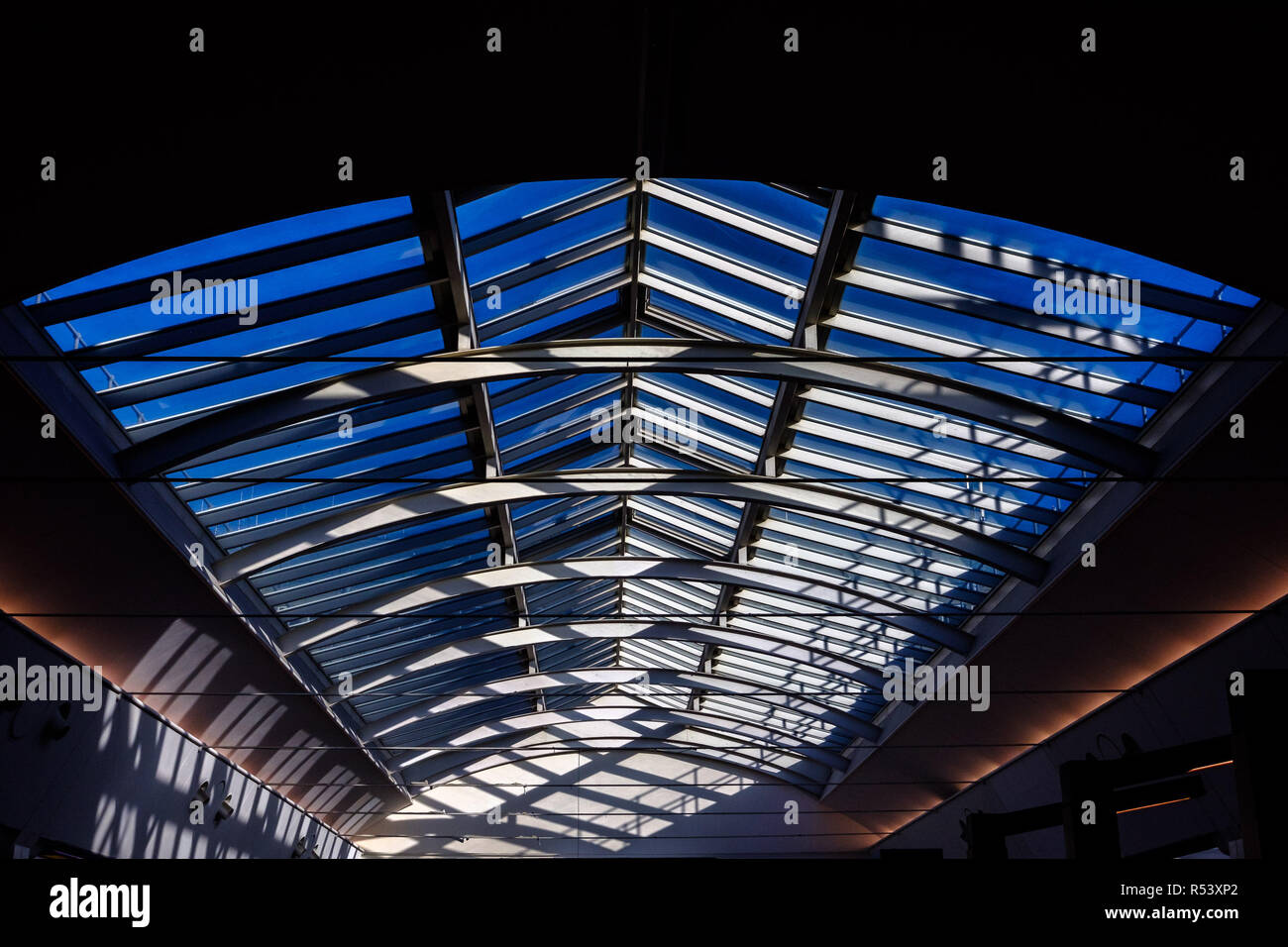The glass roof of the Gatwick Airport South Terminal Stock Photo - Alamy