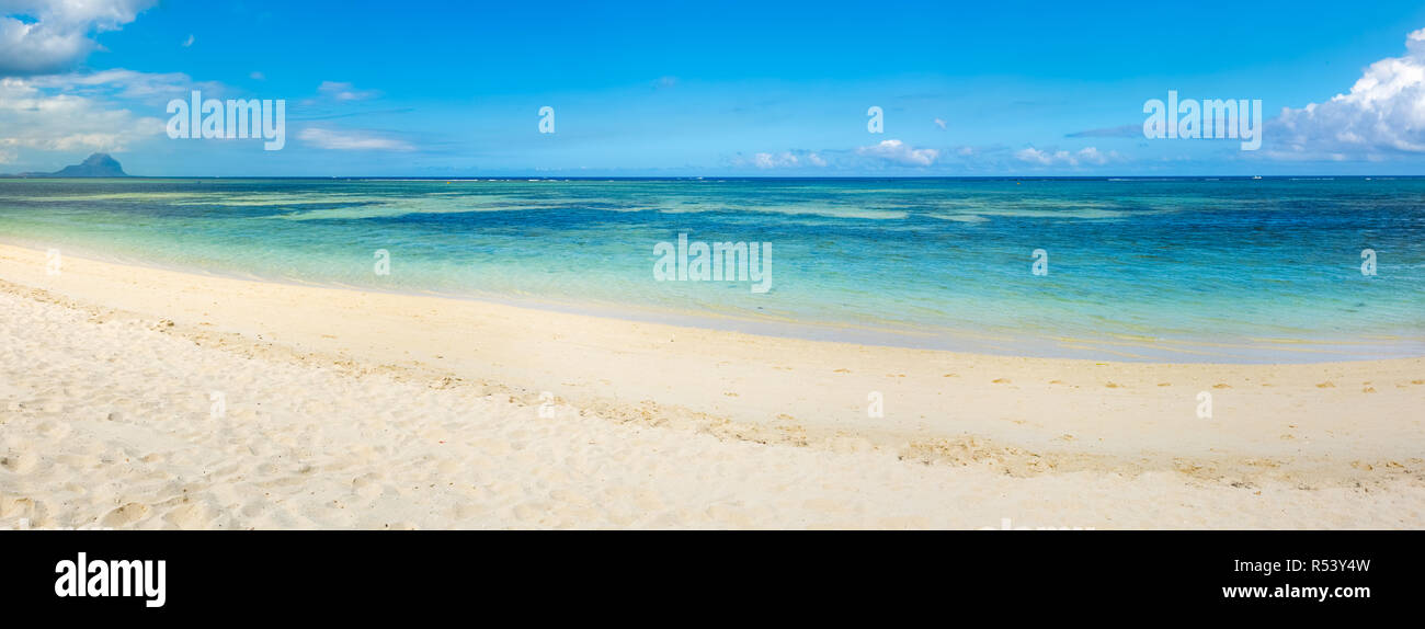 Sandy tropical beach. Panorama Stock Photo - Alamy