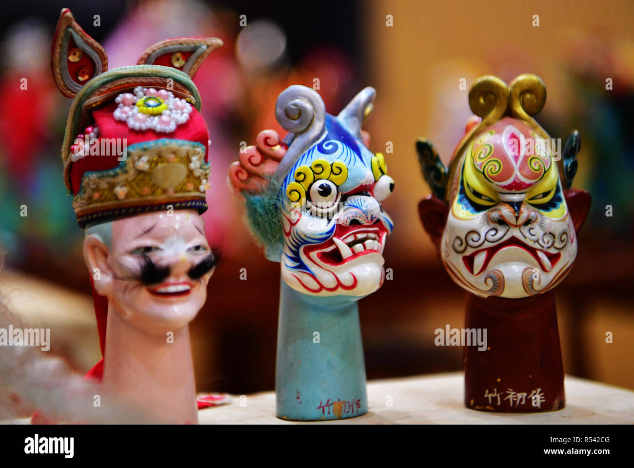 Puppet heads hi-res stock photography and images - Alamy