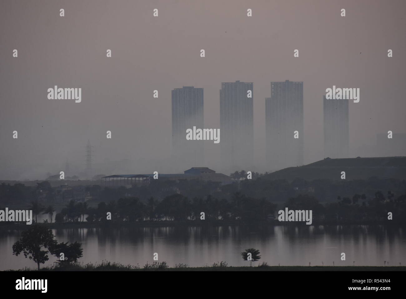 Dhapa dumping ground kolkata hi-res stock photography and images - Alamy