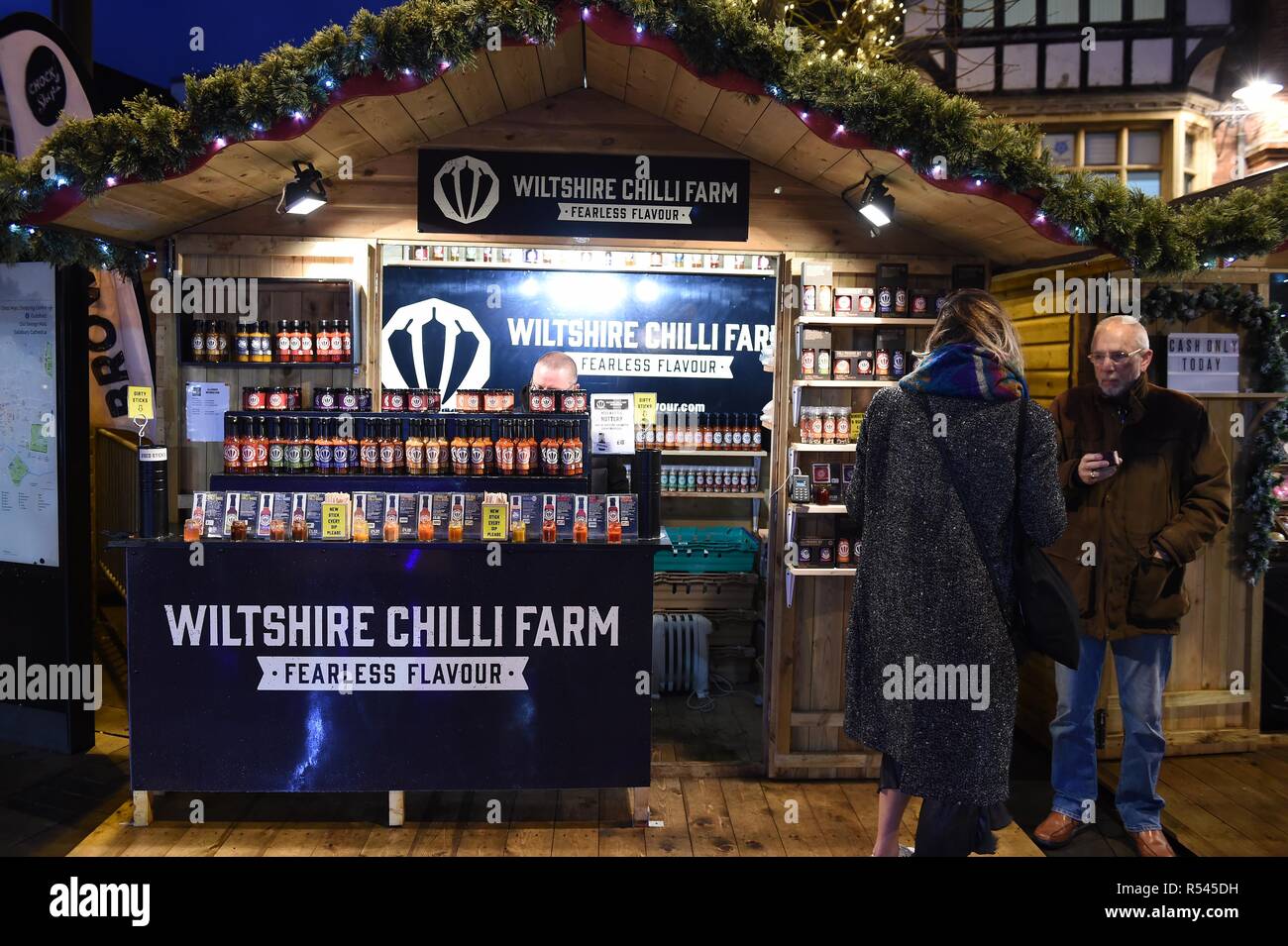 Salisbury christmas market night hi-res stock photography and images ...