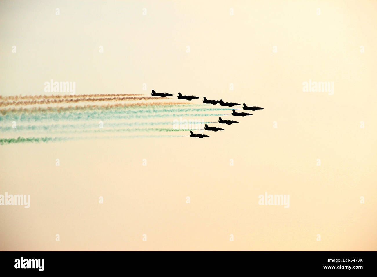 Karachi, Pakistan. 29th Nov, 2018. Pakistani jets perform during an air ...