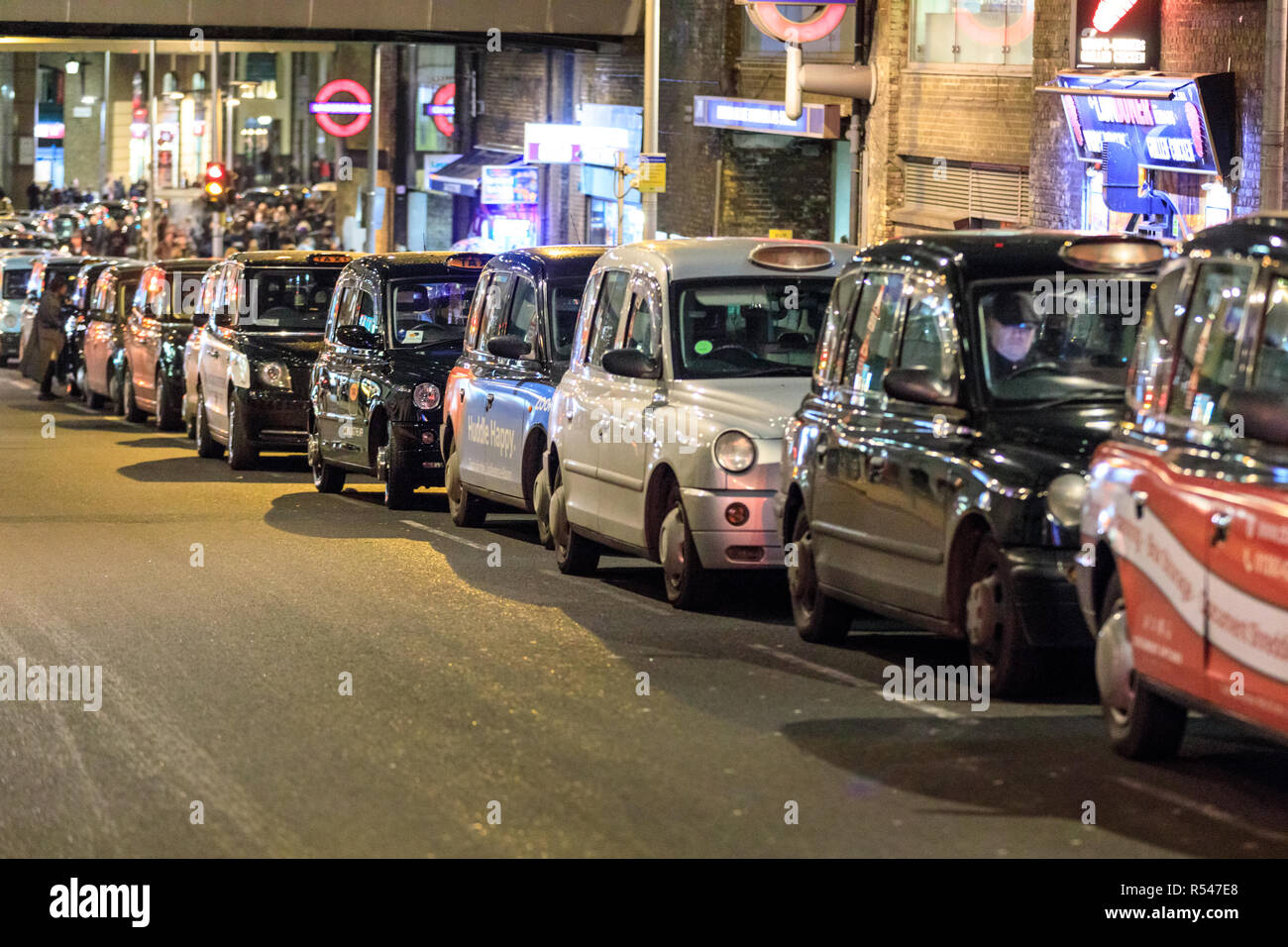 Black cab protest london bridge hi-res stock photography and images - Alamy