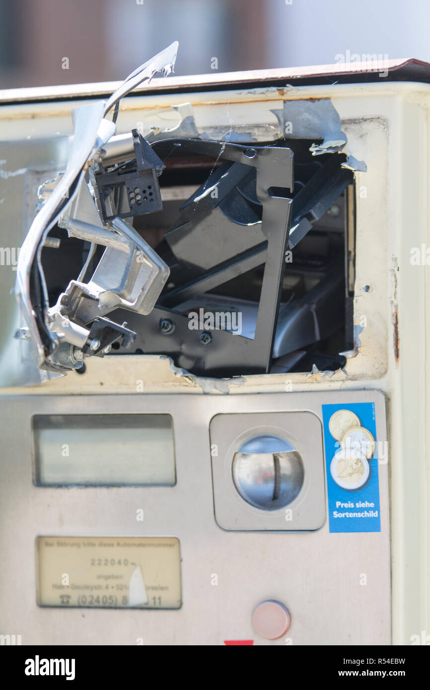 Cracking Machine High Resolution Stock Photography and Images - Alamy