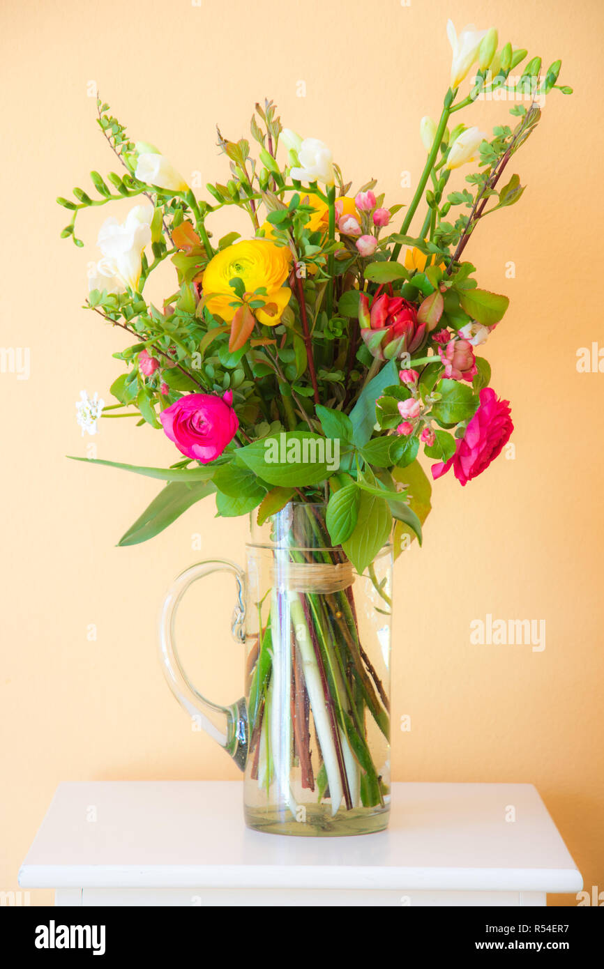 Spring flower bouquet in a vase Stock Photo - Alamy