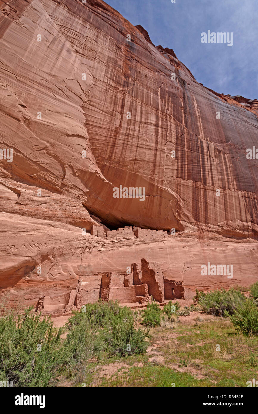 Pueblo Ruins in a Red Rock Cliff Stock Photo - Alamy