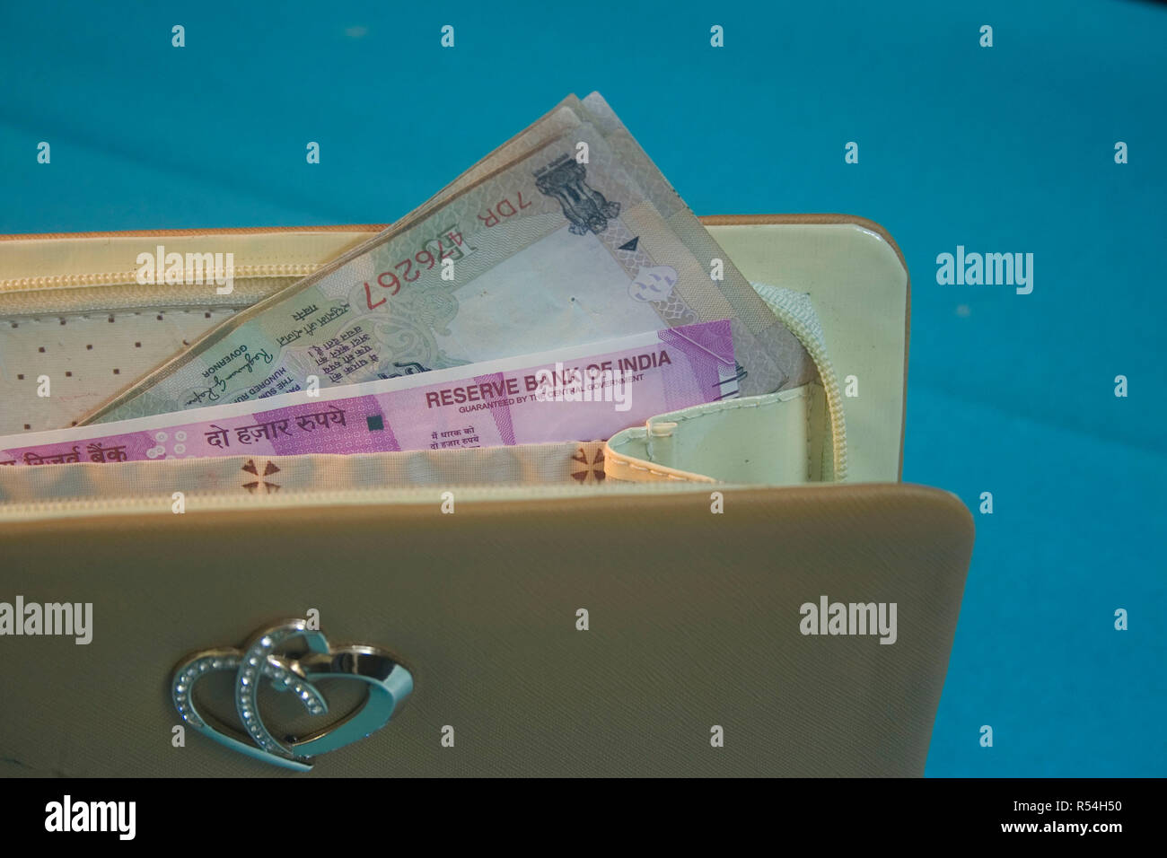 Close-up of Indian banknotes in a wallet 2000,100 rupees Stock Photo ...