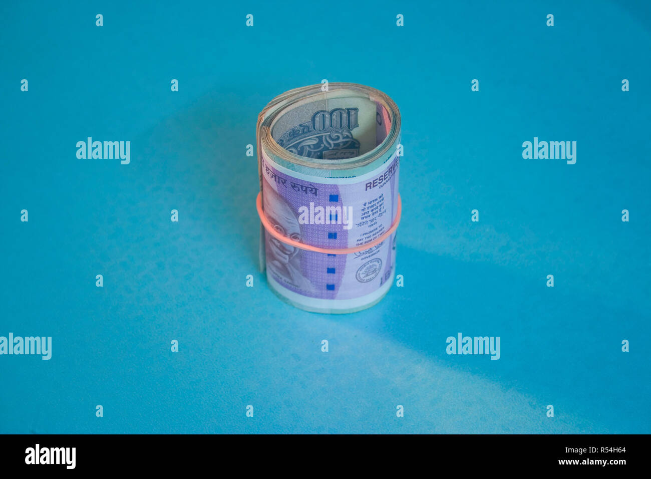 2000 and 100 rupee banknote India,The brand new Indian currency notes ...