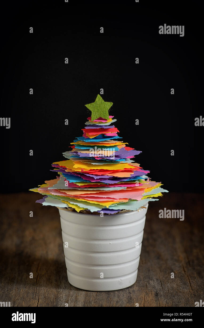 Mini christmas tree table hi-res stock photography and images - Alamy