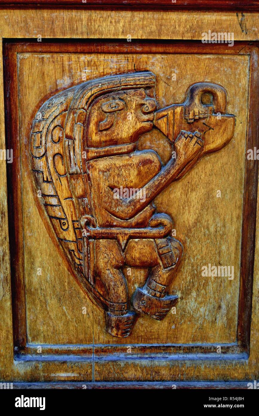 Inca wood carving hi-res stock photography and images - Alamy