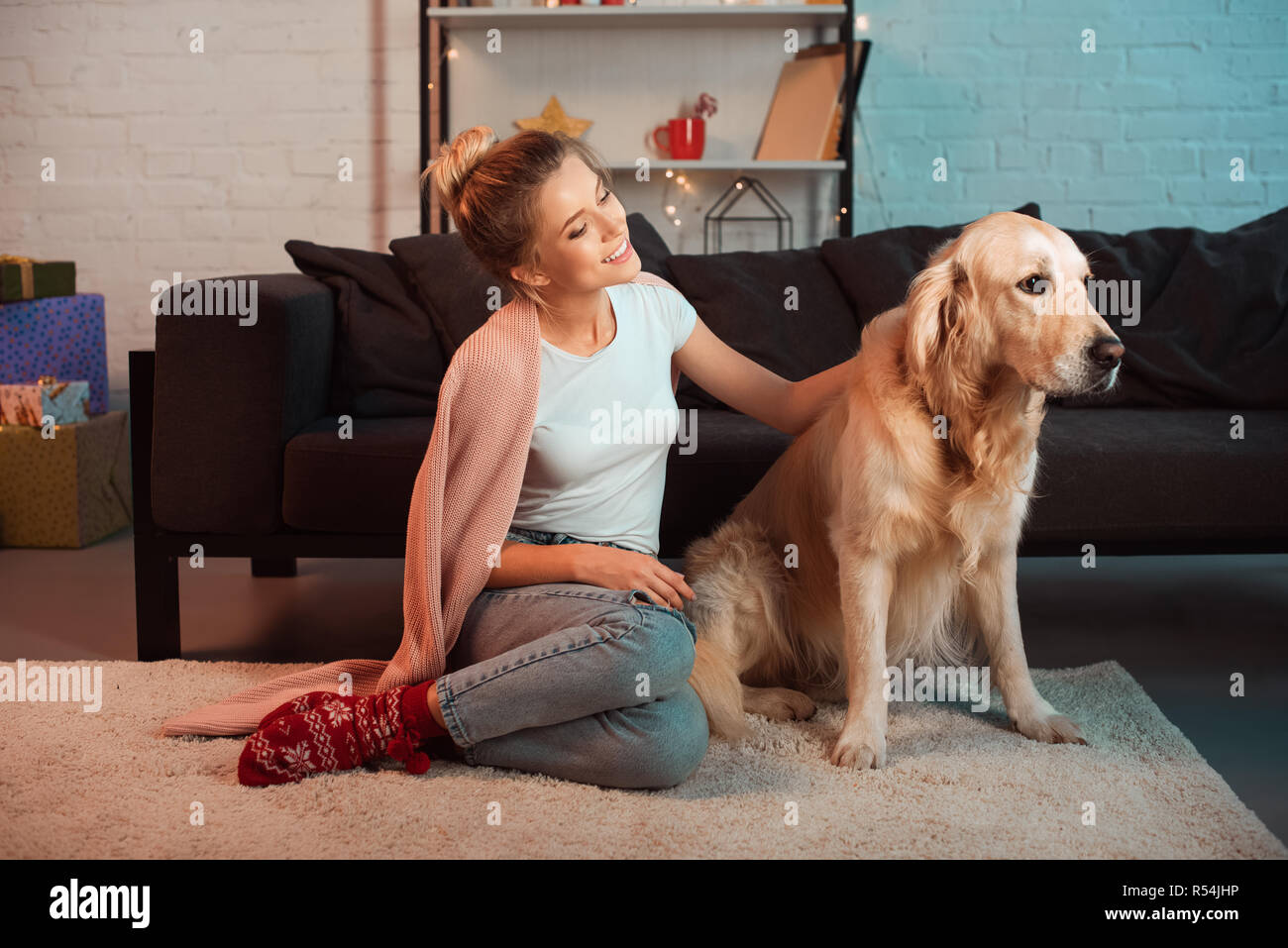 Blonde Girl And Golden Retriever Stock Photos & Blonde Girl And Golden ...