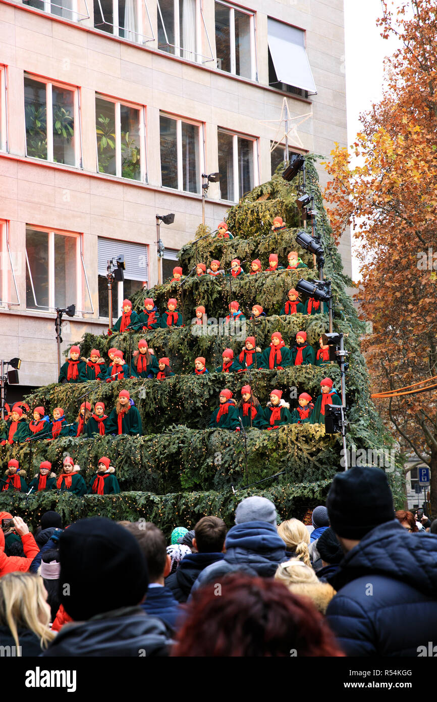 Singing christmas tree zurich hi-res stock photography and images - Alamy