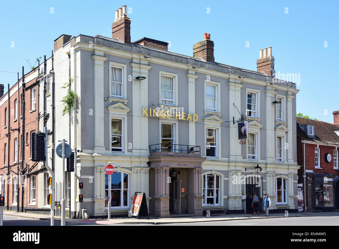 Hotel hotels pub pubs exterior facade centre 18th century kings hi-res ...