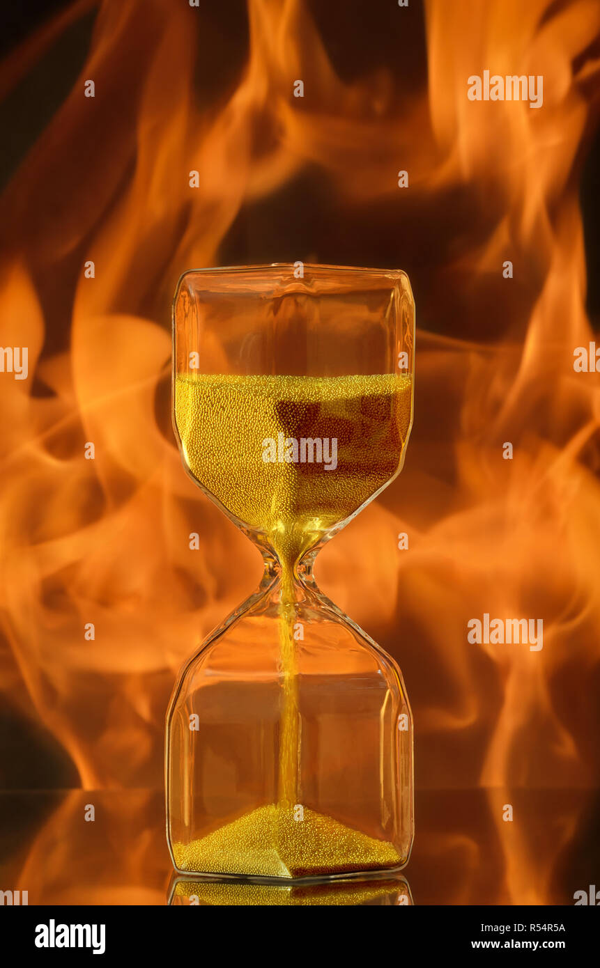 Five hourglass hi-res stock photography and images - Alamy