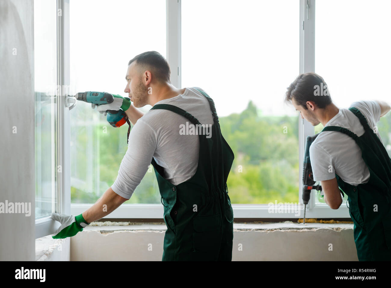 Employee mounting hi-res stock photography and images - Alamy