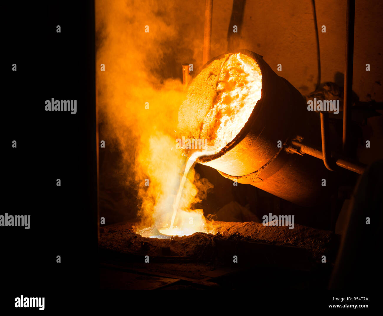 metal melting process Stock Photo - Alamy