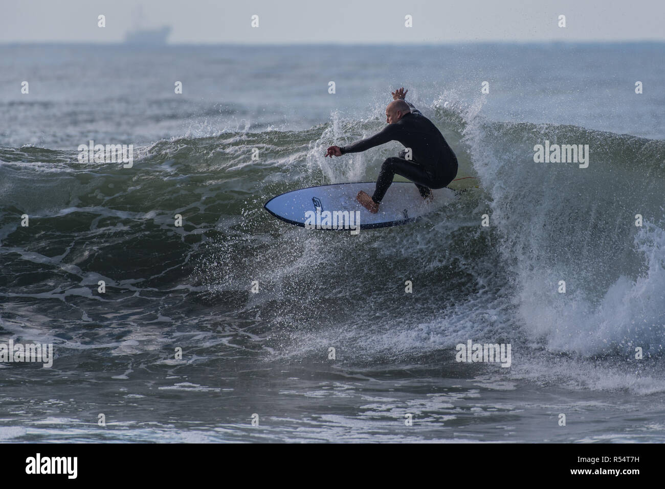 Wave face hi-res stock photography and images - Alamy