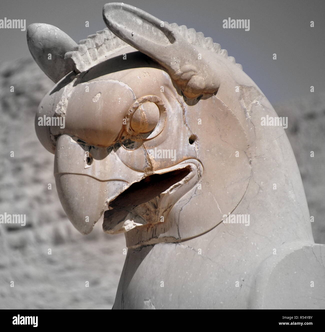 griffin statue in ancient persepolis Stock Photo - Alamy