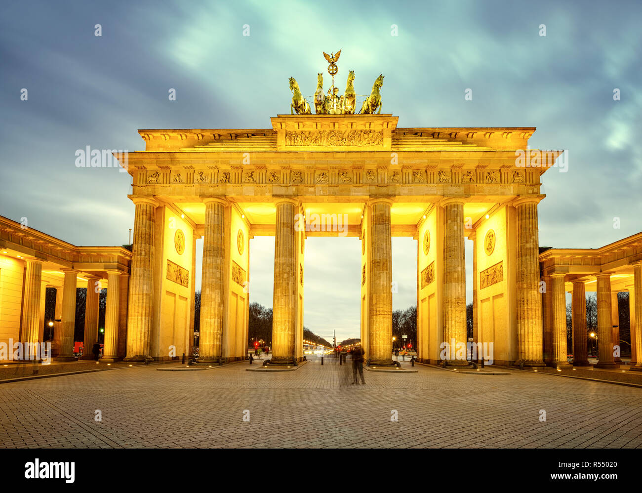 Classic view famous brandenburg gate hi-res stock photography and ...