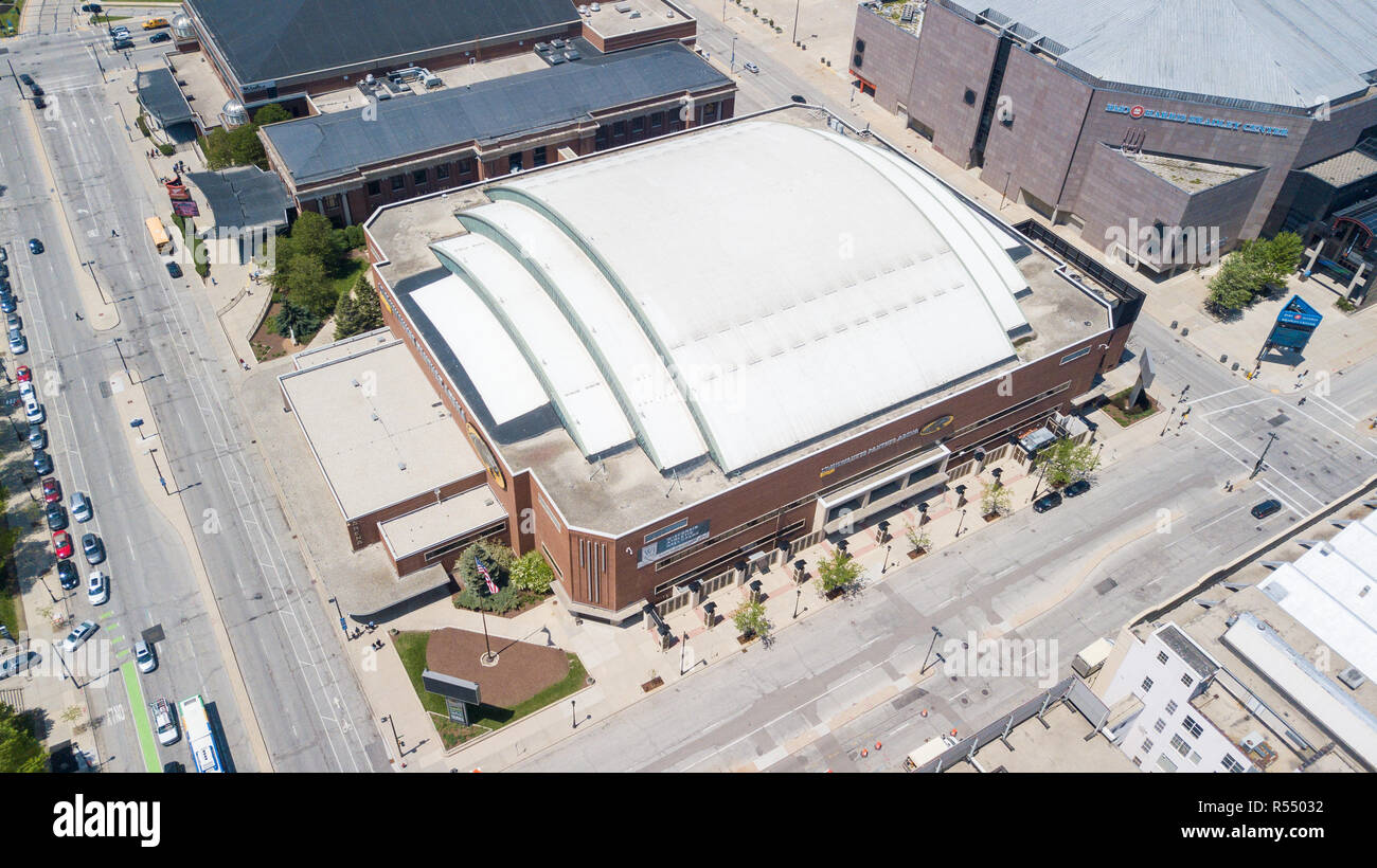 UW Milwaukee Panther Arena, Milwaukee, WI, USA Stock Photo - Alamy