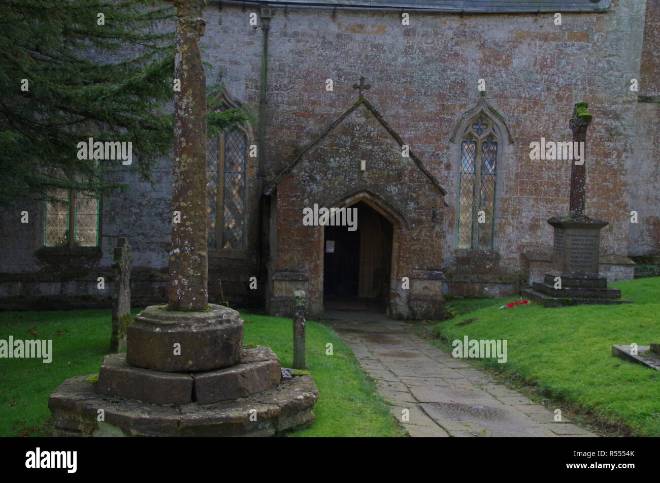 St. Peter ad Vincula parish church at Ratley. The Macmillan Way. Long ...