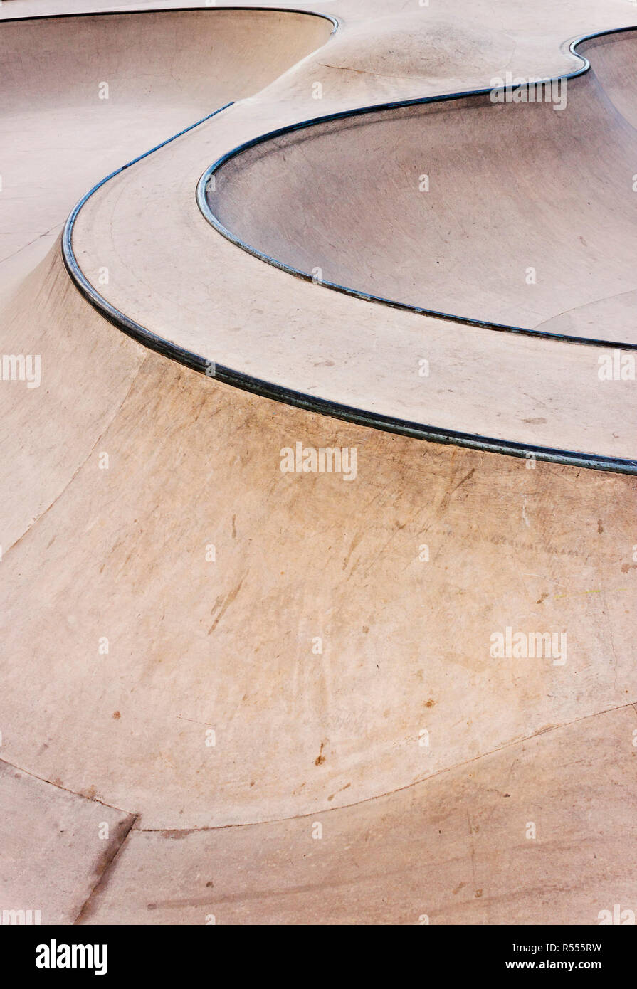 Skate rail hi-res stock photography and images - Alamy