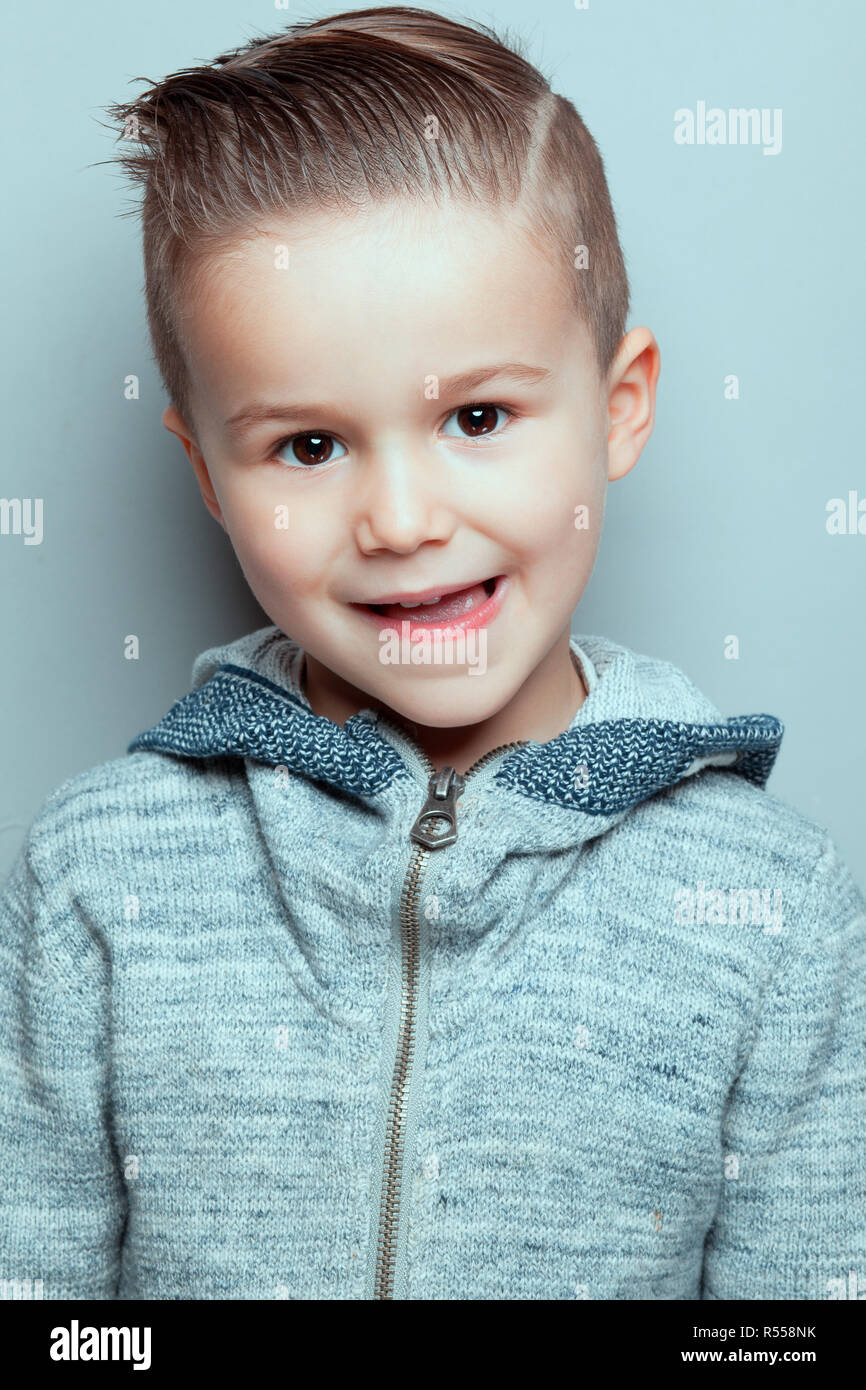 Portrait of a smiling boy Stock Photo - Alamy