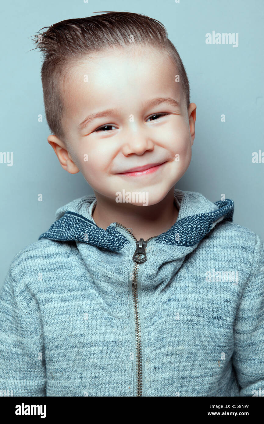 Portrait of a smiling boy Stock Photo - Alamy