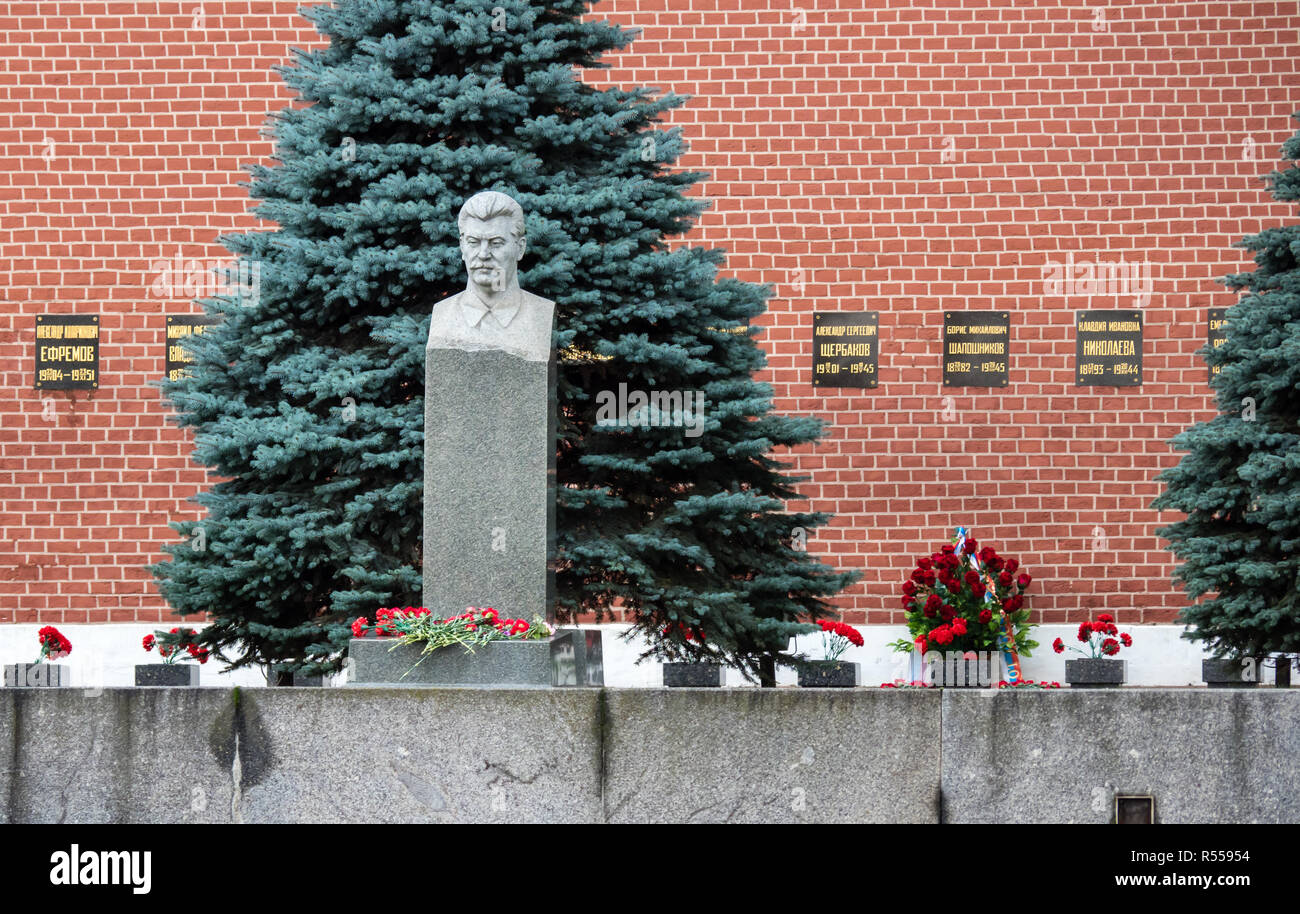 Statue of Stalin in Red Square Stock Photo - Alamy