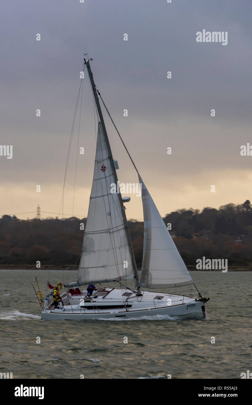 Shortening sails hi-res stock photography and images - Alamy