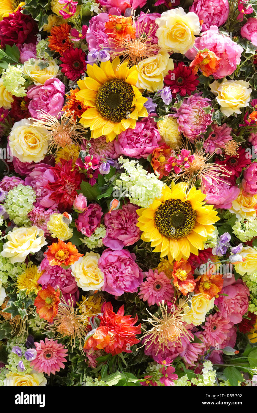 Decorative fresh flower wall in Chelsea London Stock Photo - Alamy