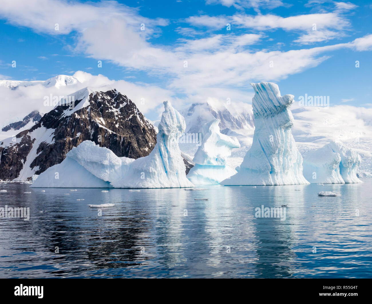 Non tabular iceberg hi-res stock photography and images - Alamy